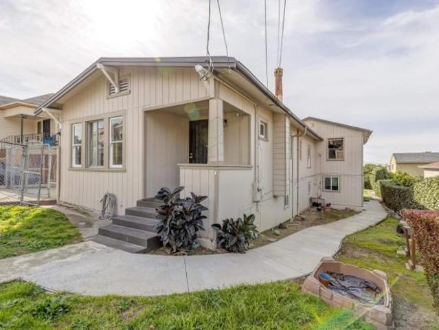 9441 Burr St, Oakland, CA 94605