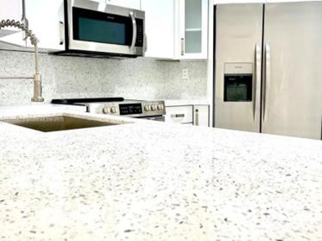 9441 Fontainebleau Blvd #211 14 Miami, FL 33172