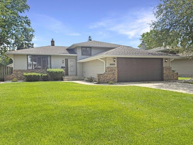 9443 Oriole Dr, Munster, IN 46321