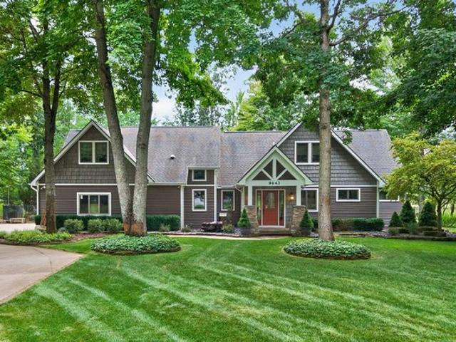 9443 Club House Dr W, Canadian Lakes, MI 49346