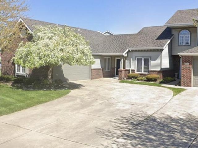 9443 Van Buren St, Crown Point, IN 46307