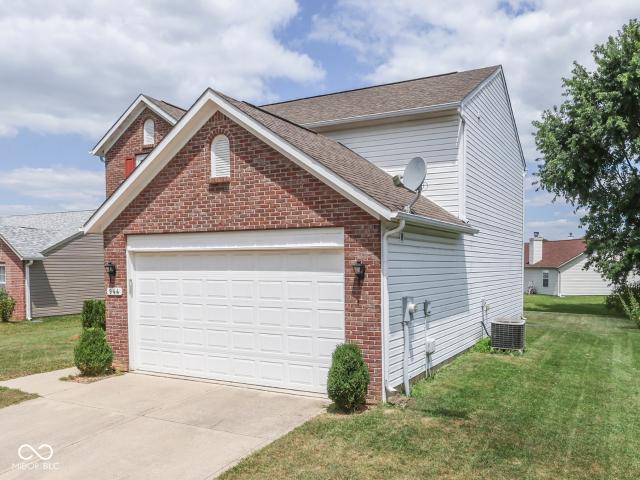 944 Angus Lane