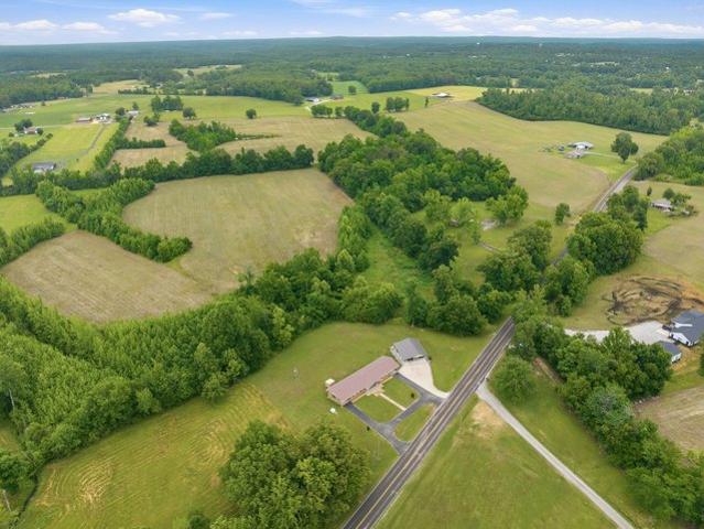 944 Brooksie Thompson Rd, Decaturville, TN 38329