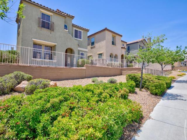 944 Douglas Flat Place