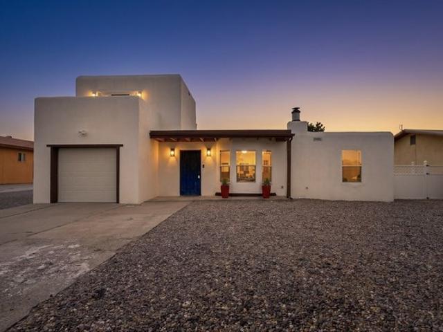 944 E Pueblo Dr, Espanola, NM 87532