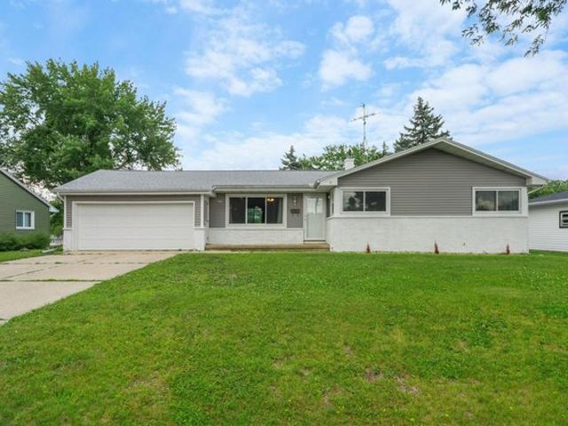 944 Hillside Dr, Jefferson, WI 53549