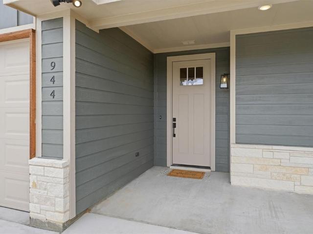 944 Huckleberry Lane
