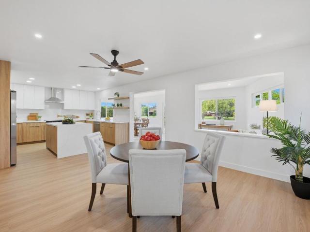944 La Sombra Drive
