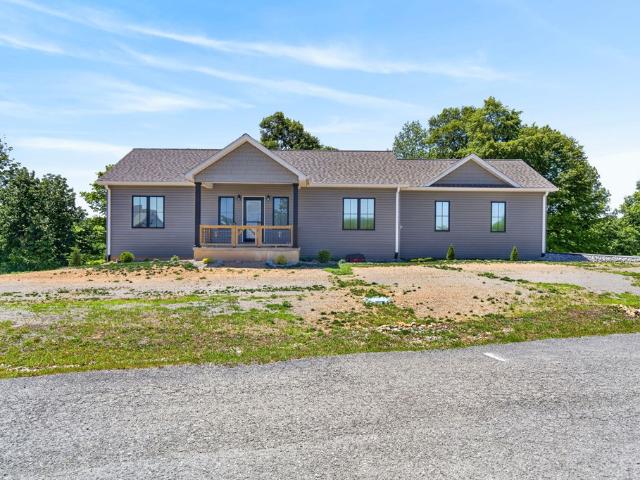944 Lakepointe Dr