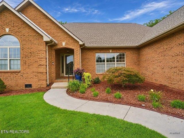 944 Southwick Dr, Alcoa, TN 37701