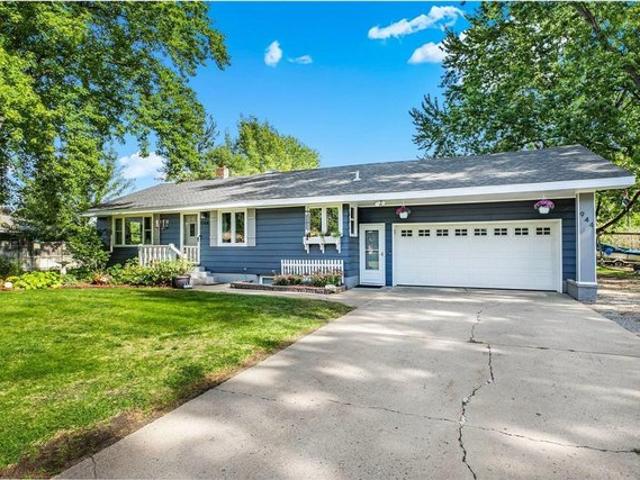 944 Spruce Dr, Saint Cloud, MN 56303