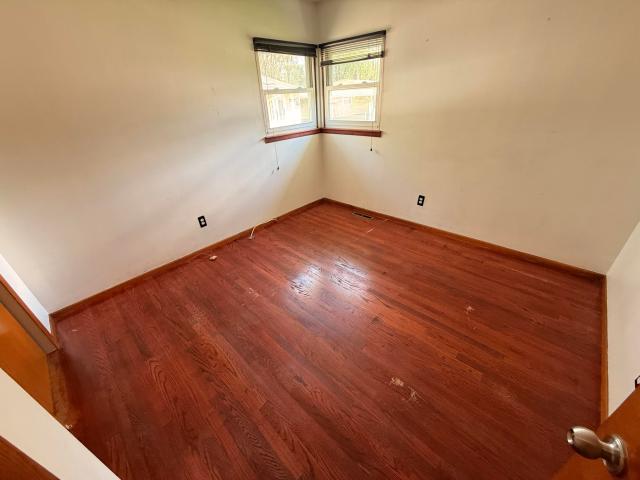 944 W 54th Place