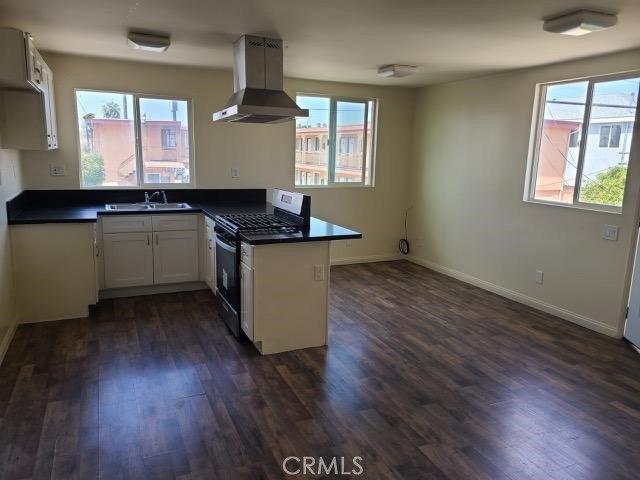 944 W 74th St, Los Angeles, CA 90044
