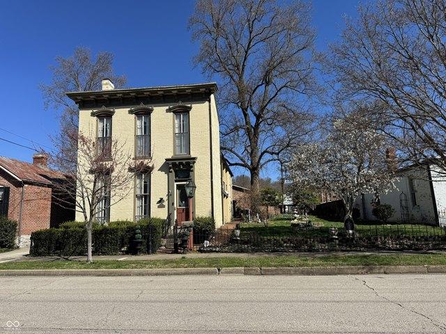 944 W 2nd St, Madison, IN 47250