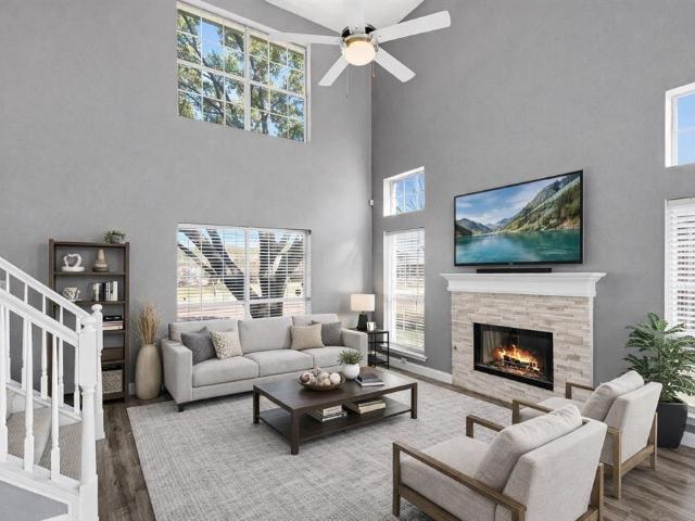 944 Valley View Drive