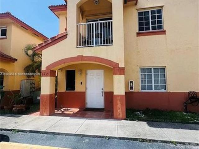 9455 NW 114th Ln Unit 8, Hialeah Gardens, FL 33018