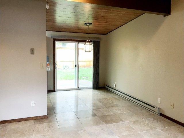 9455 9 Sw Commercial St, Tigard, OR 97223