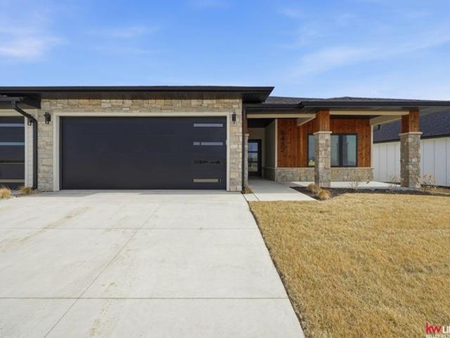 9456 S 87th St, Lincoln, NE 68526