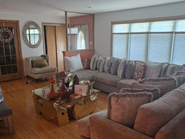 9456 S Calumet Ave, Chicago, IL 60619 | MLS #12447 | Compass