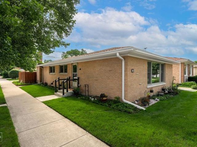 9457 Lawler Ave, Skokie, IL 60077