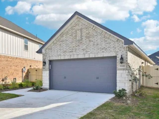 9450 Herons Preserve