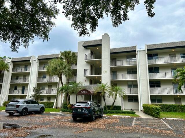 9450 Poinciana Pl, Unit 301, Davie, FL 33324 | MLS #B26001 | Compass
