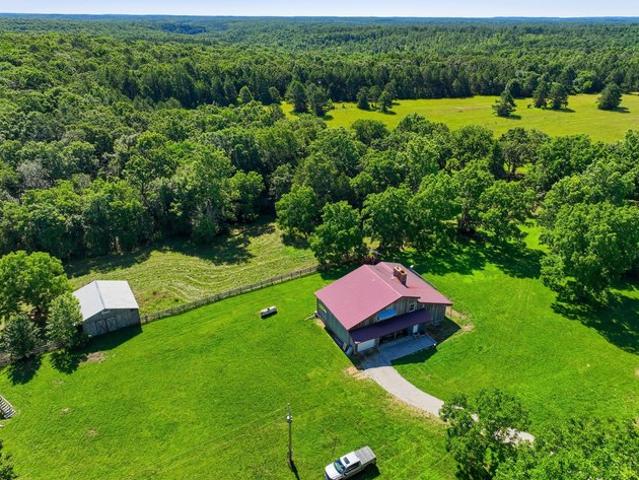 9452 Lynch Dr, Bucyrus, MO 65444