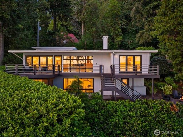 9453 Olympus Beach Rd NE, Bainbridge Island, WA 98110