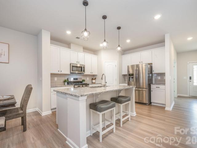 9453 Avery Lilac Lane