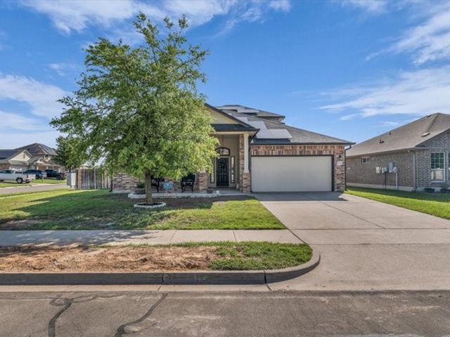 9453 Centennial Dr, Waco, TX 76708