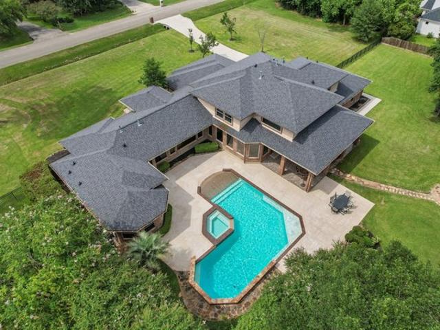 9453 Deer Path Ln, Magnolia, TX 77354