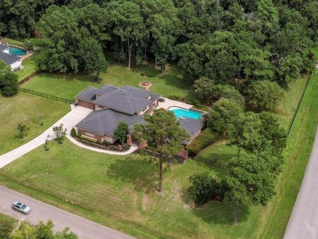 9453 Deer Path Ln, Magnolia, TX 77354 | MLS #45137 | Compass