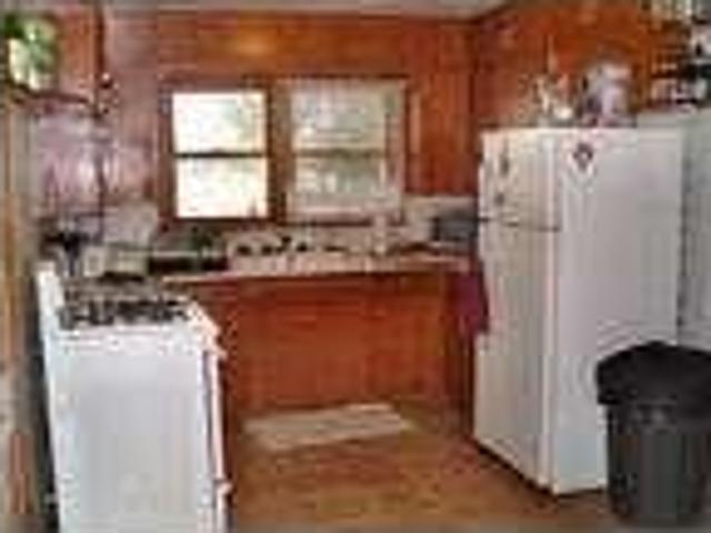 $945 / 3br 3 BR, 2 Bath Close to campus 701 S. Adams 3br bedroom