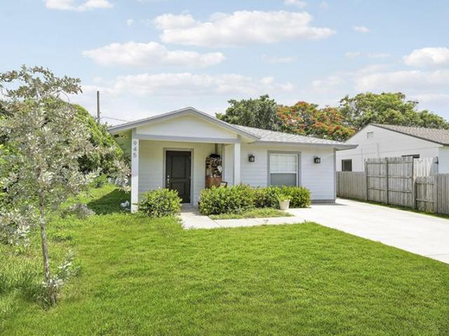 945 32nd St, West Palm Beach, FL 33407