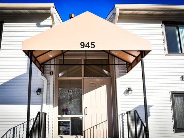 945 Commonwealth Ct Apt 4, Vernon Hills, IL 60061