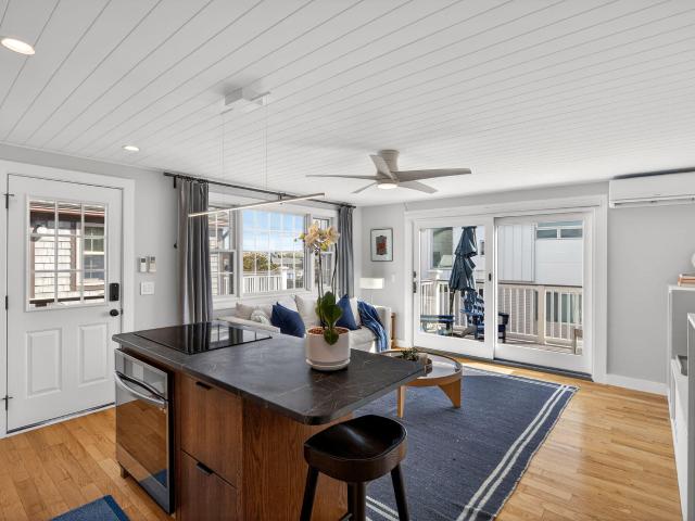 945 Commercial St, Unit 3D, Provincetown, MA 02657 | MLS #22600
