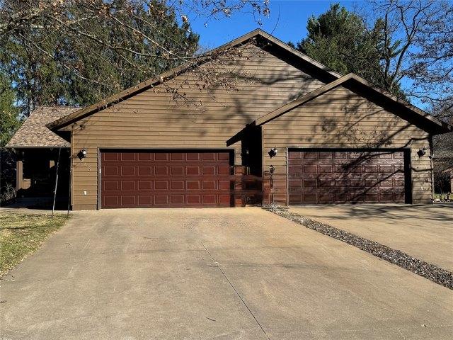 945 Cambridge Ct, Altoona, WI 54720