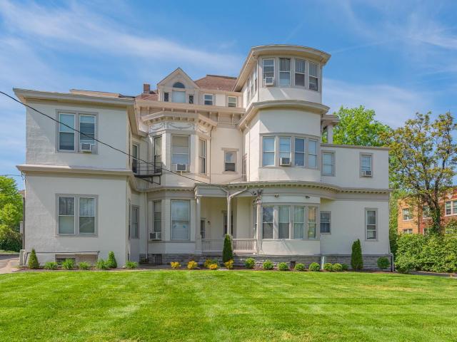 945 Dana Avenue