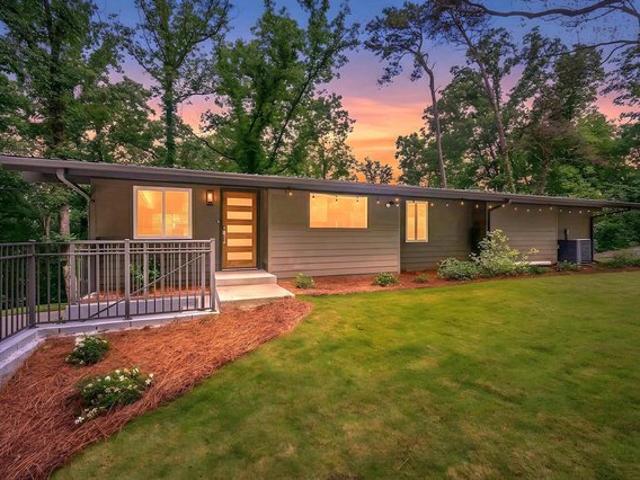 945 Delcris Dr, Homewood, AL 35226