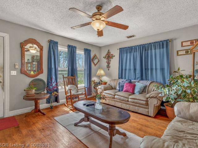 945 E Main Street