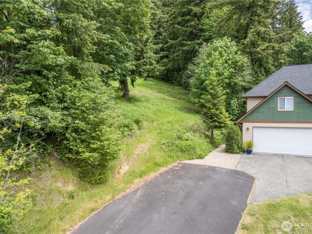 945 Edinburgh Court