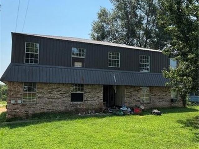 945 Elm St, Waldron, AR 72958