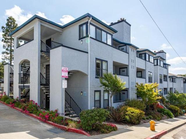 945 Fletcher Ln #323, Hayward, CA 94544