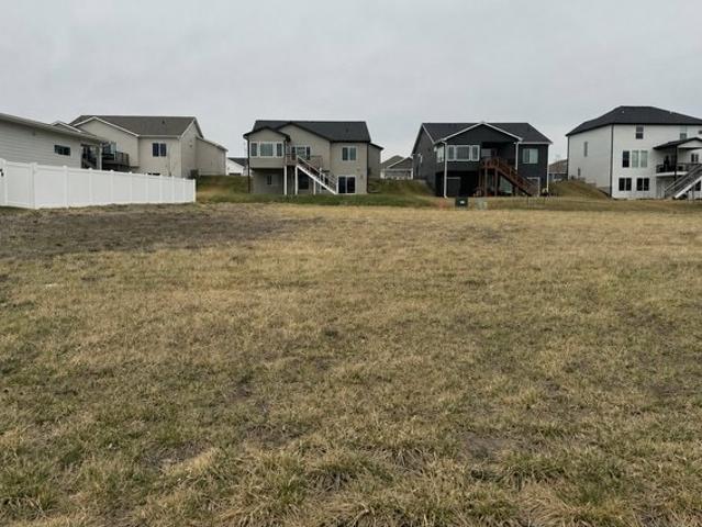 945 Harrington Way, Waukee, IA 50263