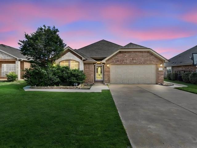 945 Jodie Dr, Weatherford, TX 76087