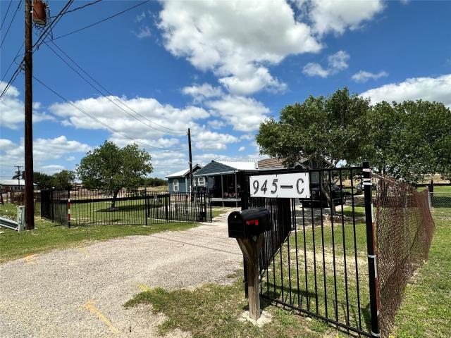 945 Old San Antonio Rd # C