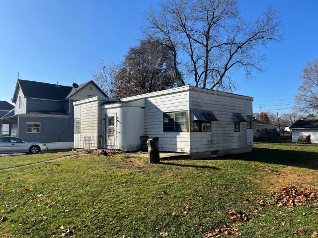 945 N Mill St, Pontiac, IL 61764 | MLS #12522 | Compass
