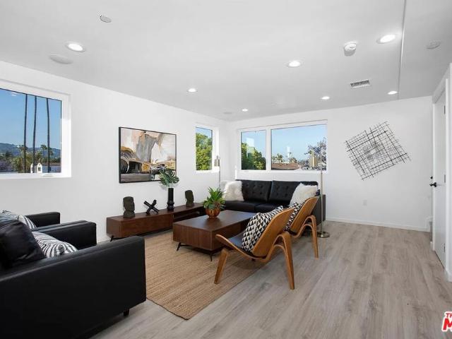 945 N Oxford Avenue 2