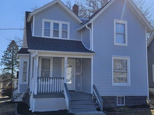 945 North Ave, Rockford, IL 61103