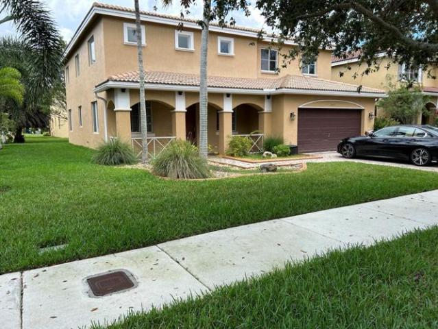 945 NW 206th St, Miami Gardens, FL 33169